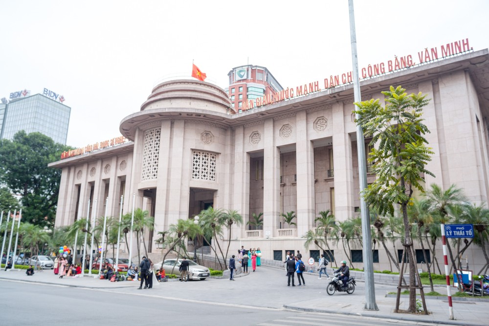 Vietnam central bank to control commercial bank phantom loans