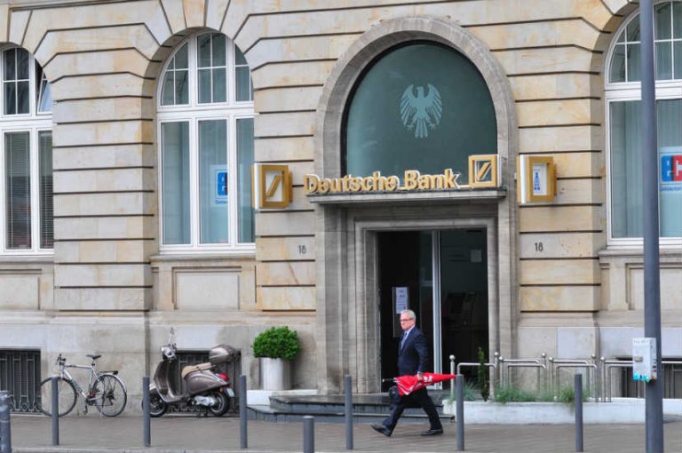 Deutsche Bank recrute des cadres supérieurs pour améliorer le ...